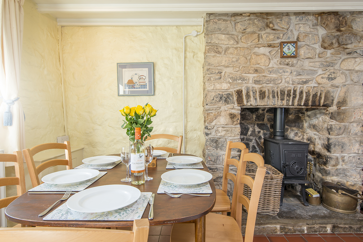 Pwll Cottage | Holiday Cottage in Marros | Coastal Cottages